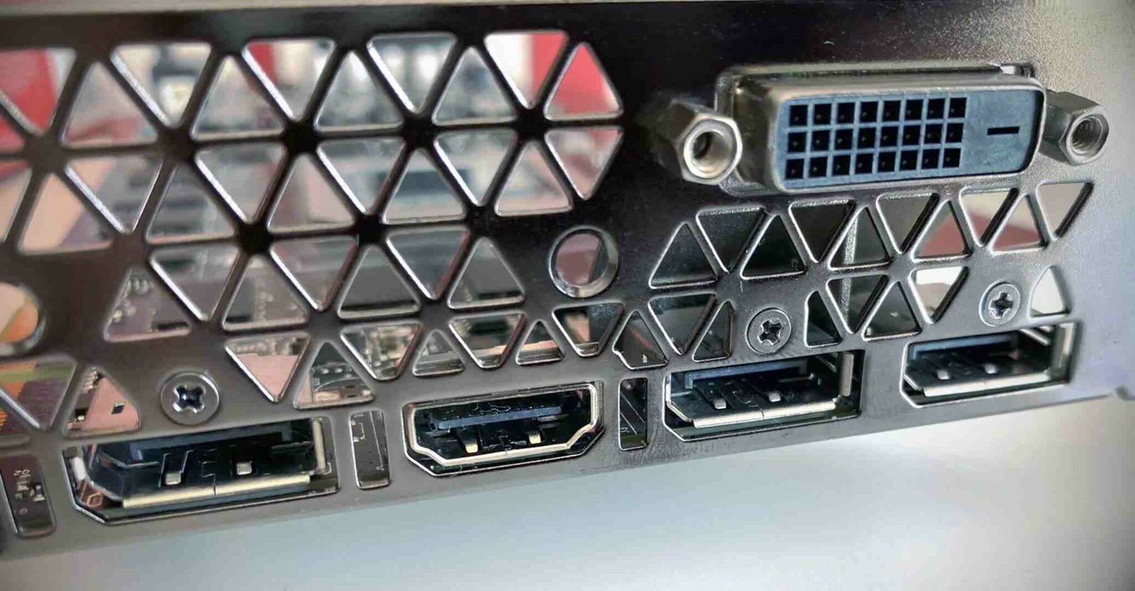 Do Both Monitors Need To Be Connected To The GPU? - My Trick!